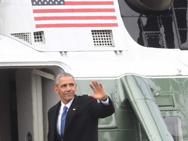 Watch an Emotional Barack Obama Wave Goodbye to His Presidency One Last ...
