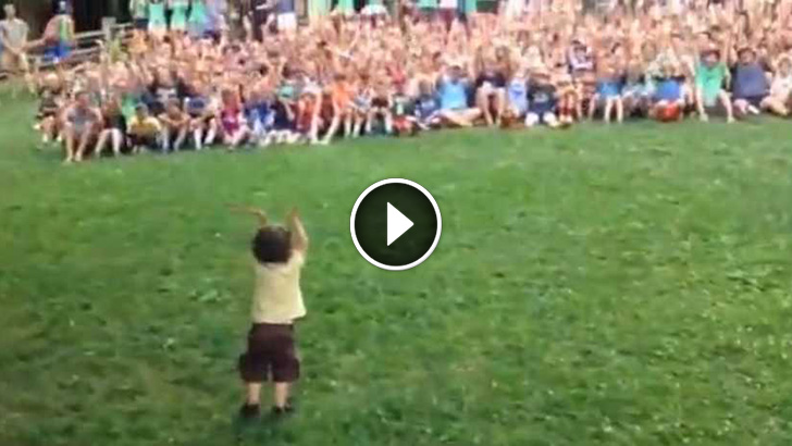 This Toddler Controlling An Entire Crowd Is The Cutest Thing On The ...