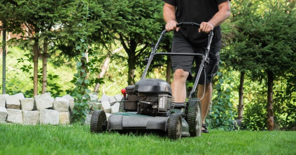 ‘Give Back, Get Credit:’ Iowa School Offers Gym Credits for Doing Yard ...